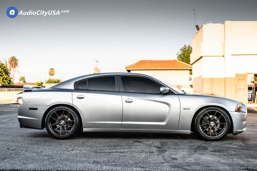 20″ Staggered Vertini Wheels with Black Rims For Dodge Charger RT