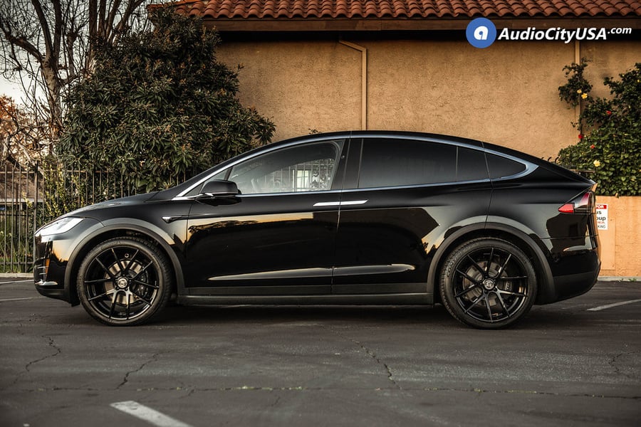 22" Staggered Lexani Wheels Continental Tires for 2020 Tesla Model X ...