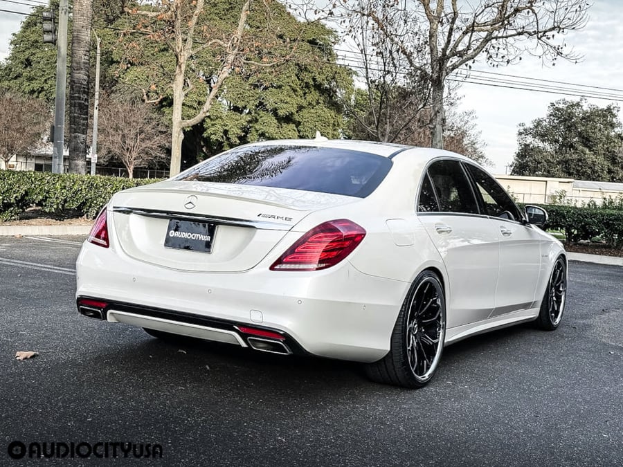 22″ Azad Wheels AZ99 Custom Gloss Black with Chorome SS Lip | Lionhart ...